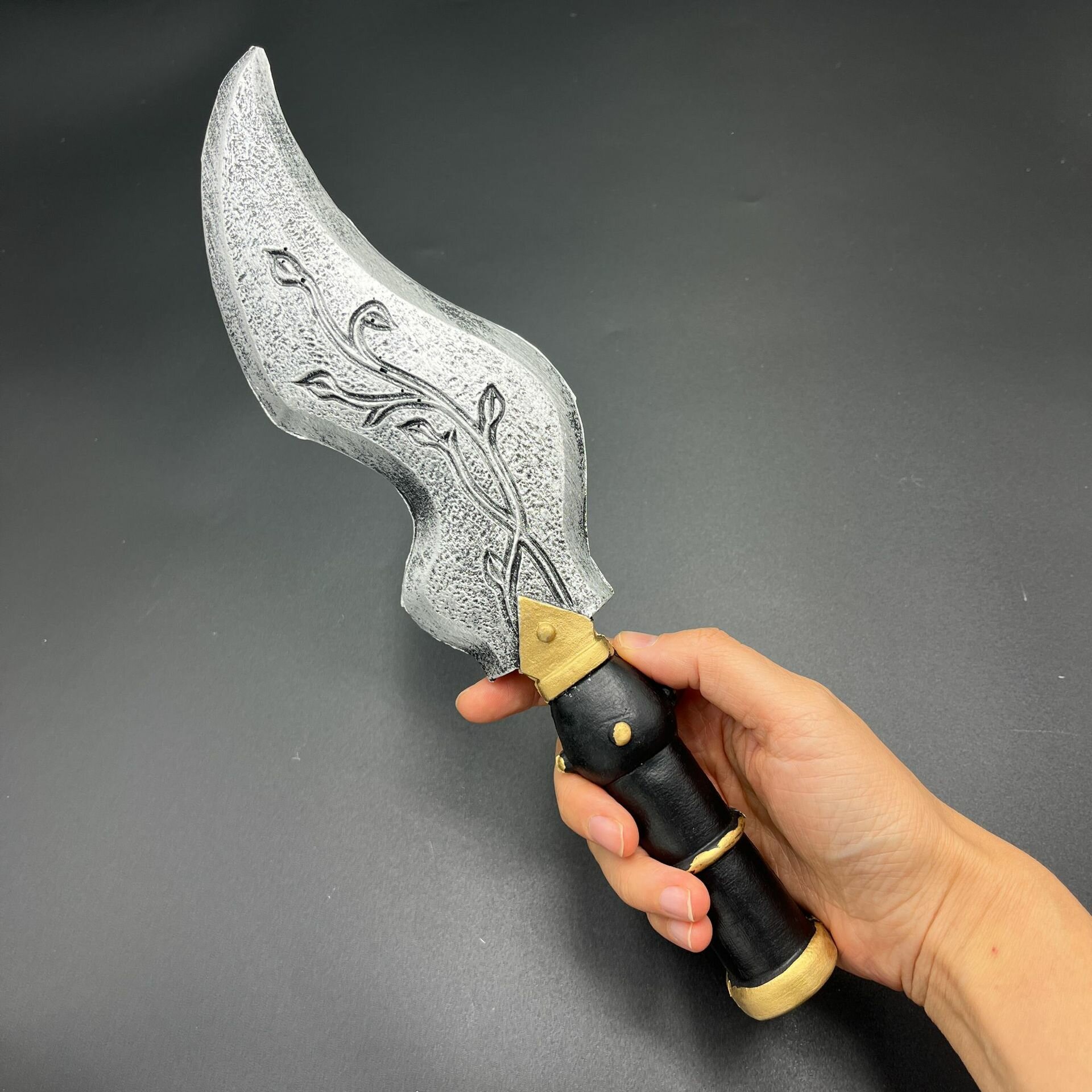 Реквизит для Хэллоуина "Изогнутый кинжал", мягкая резина