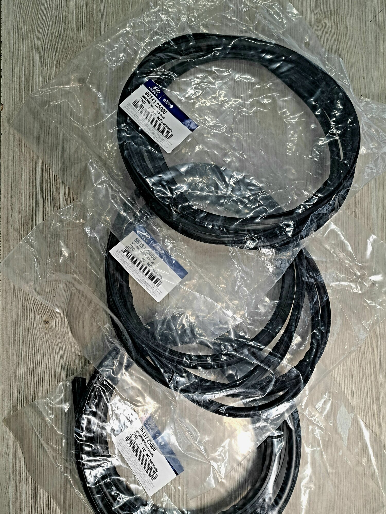 Молдинг - уплотнитель лобового стекла Акцент тагаз 86131-25000