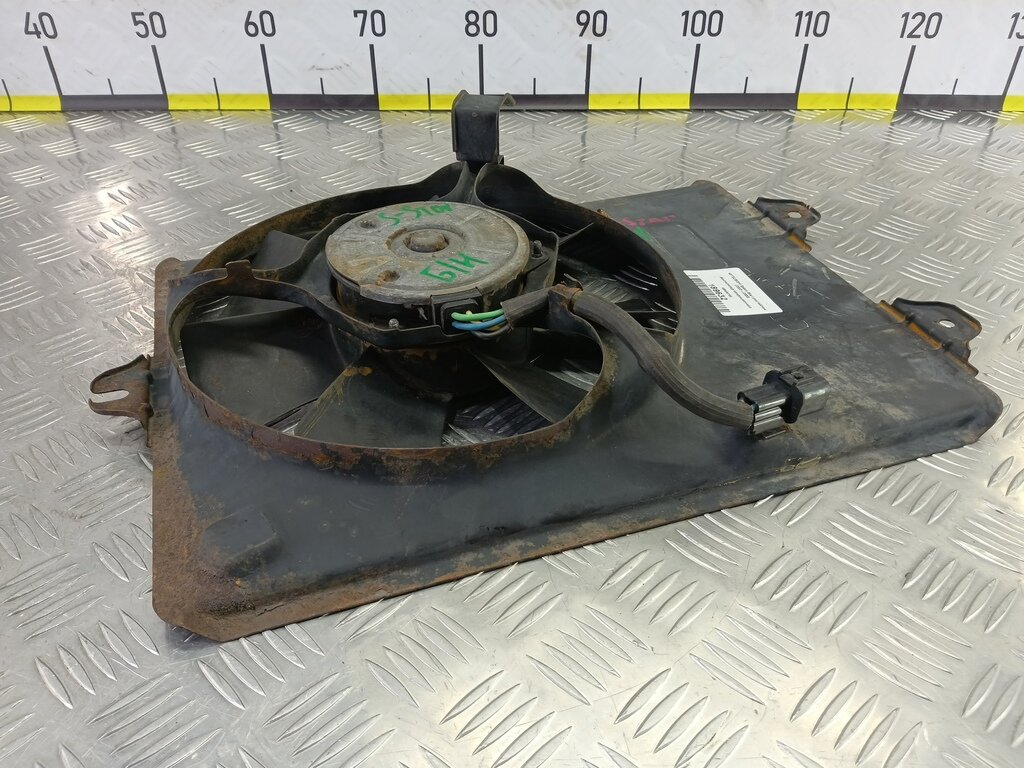 Вентилятор кондиционера Б/У для MITSUBISHI Space Star I рестайлинг (2002—2005) MR460785