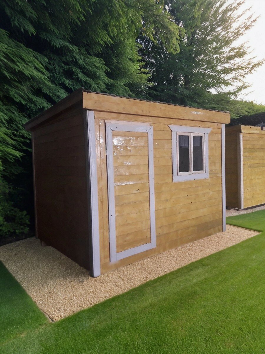 Бытовка 3 метра с белой окантовкой, электрика, блоки, ступени, покраска антисептиком