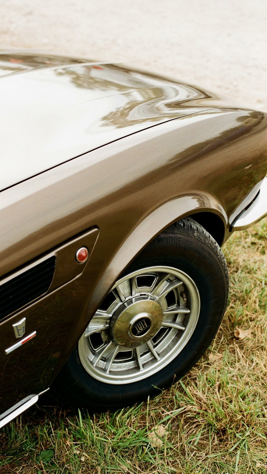 Картина на холсте 60x110 LinxOne "Автомобиль, интерьер для дома / декор на стену / дизайн