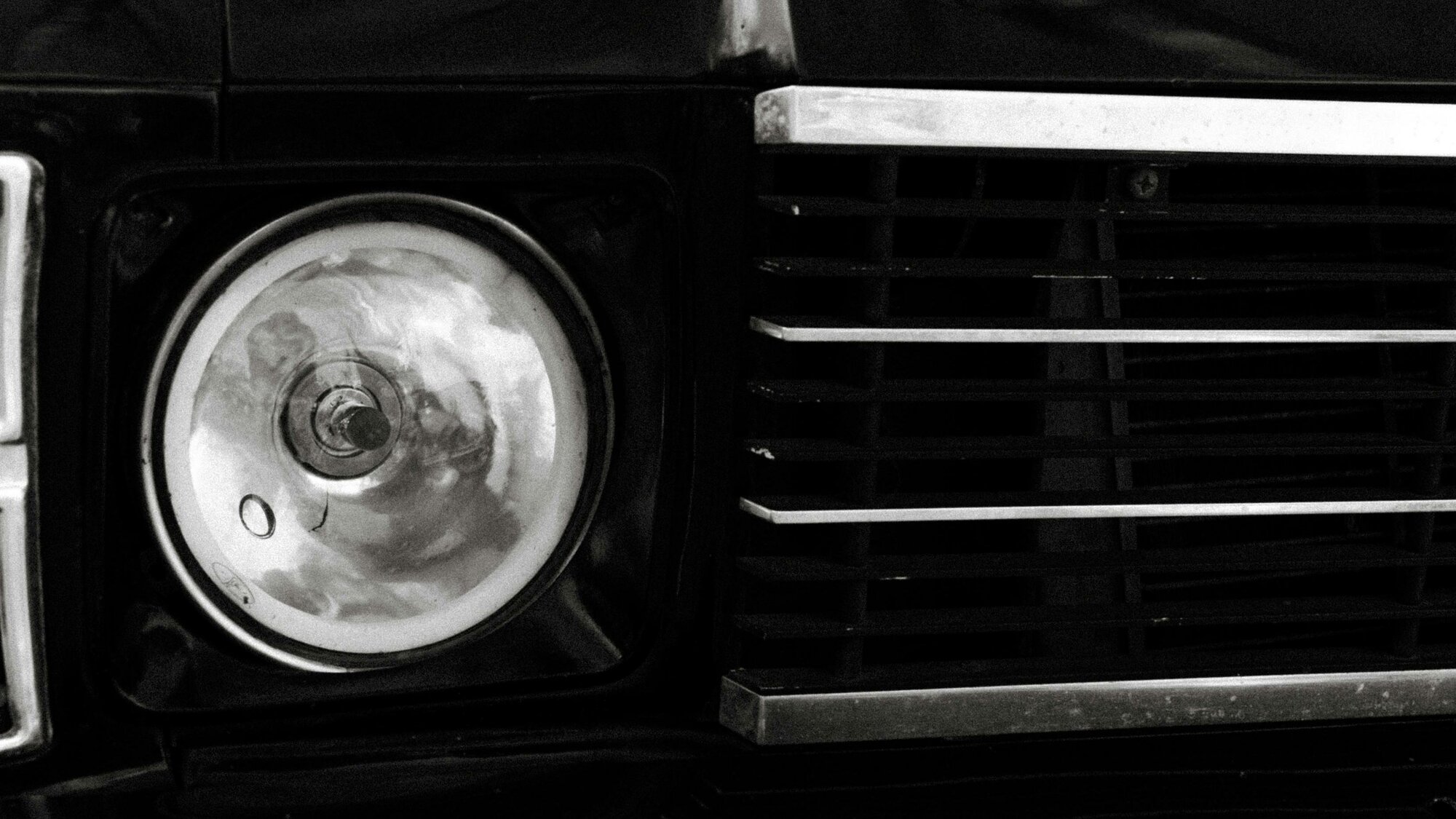 Картина на холсте 60x110 LinxOne "Автомобиль, интерьер для дома / декор на стену / дизайн