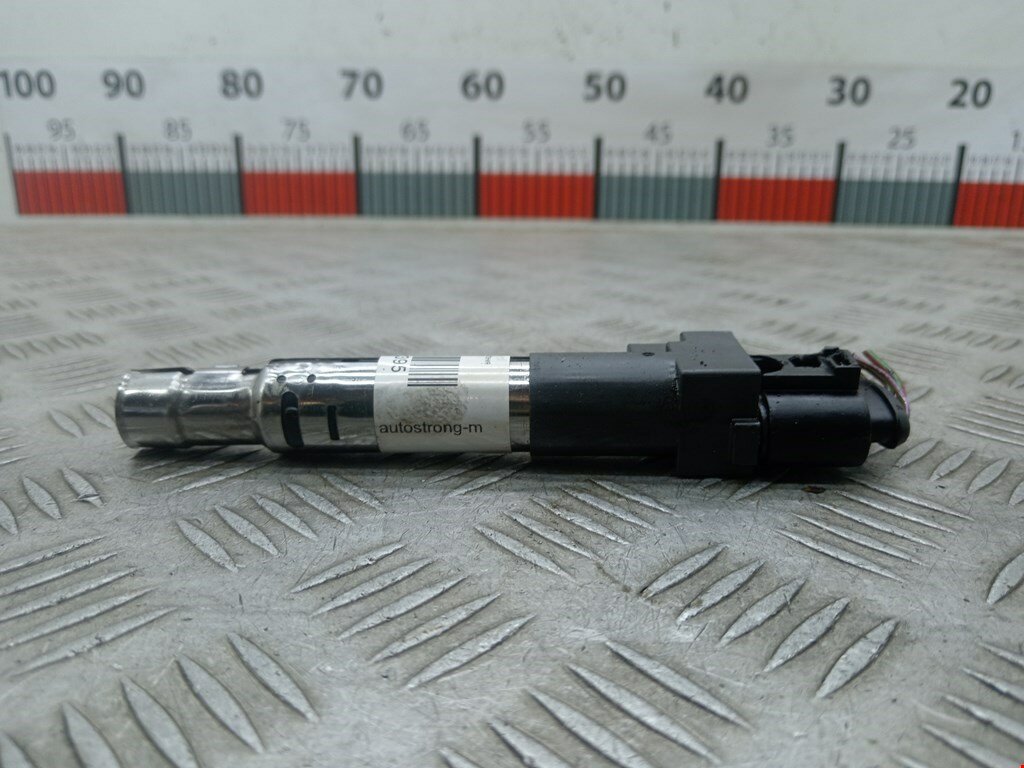 Катушка зажигания Audi A3 8P 03D905715A арт. 2241395