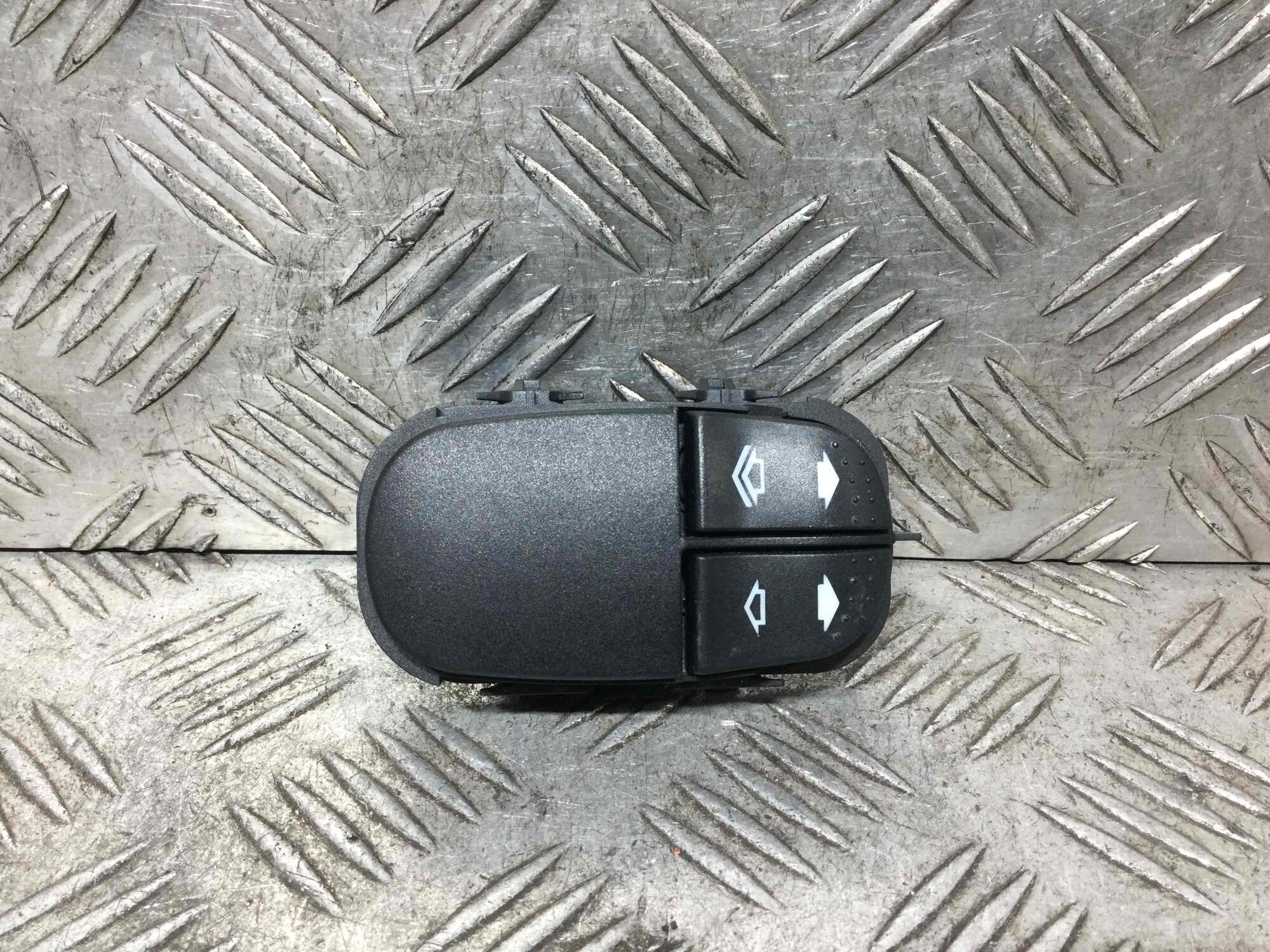 Б/У Блок управления стеклоподъемниками Ford Focus 1 поколение [рестайлинг] (2001-2005) 2003 г.