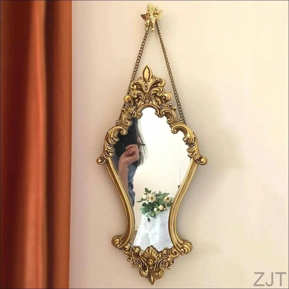 Зеркало настенное в стиле рококо с золотым покрытием (20 40 см, с ангелочком)