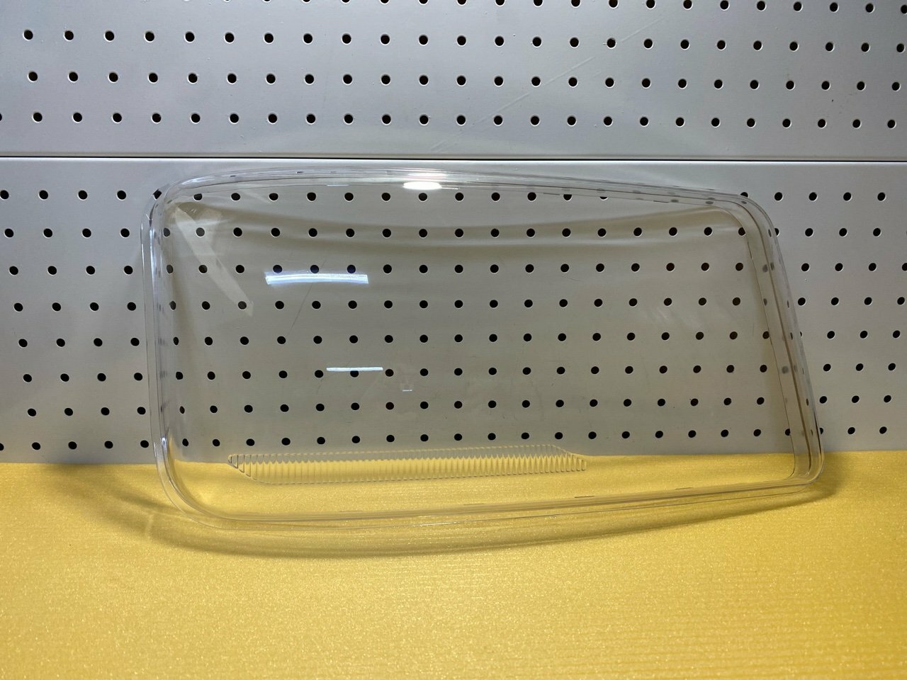 Стекло фары головного света КамАЗ-5490 (Kamaz), правое