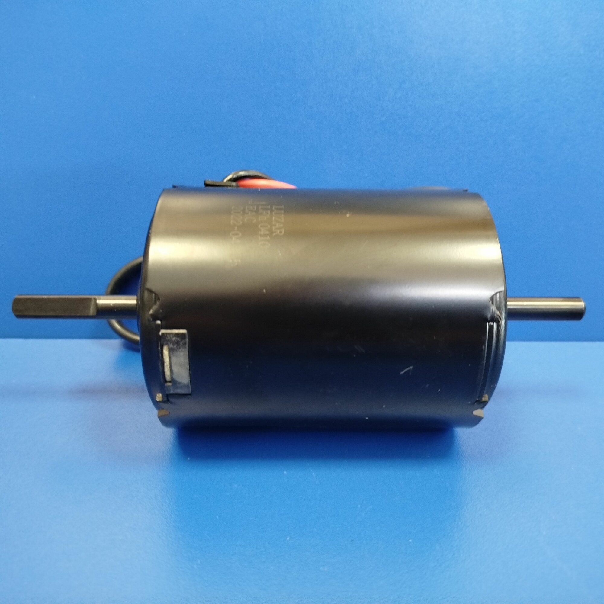 Мотор отопителя печки "LUZAR" для автомобилей ГАЗель, Соболь, АЗЛК, Таврия с/о без крыльчатки, 2 штока