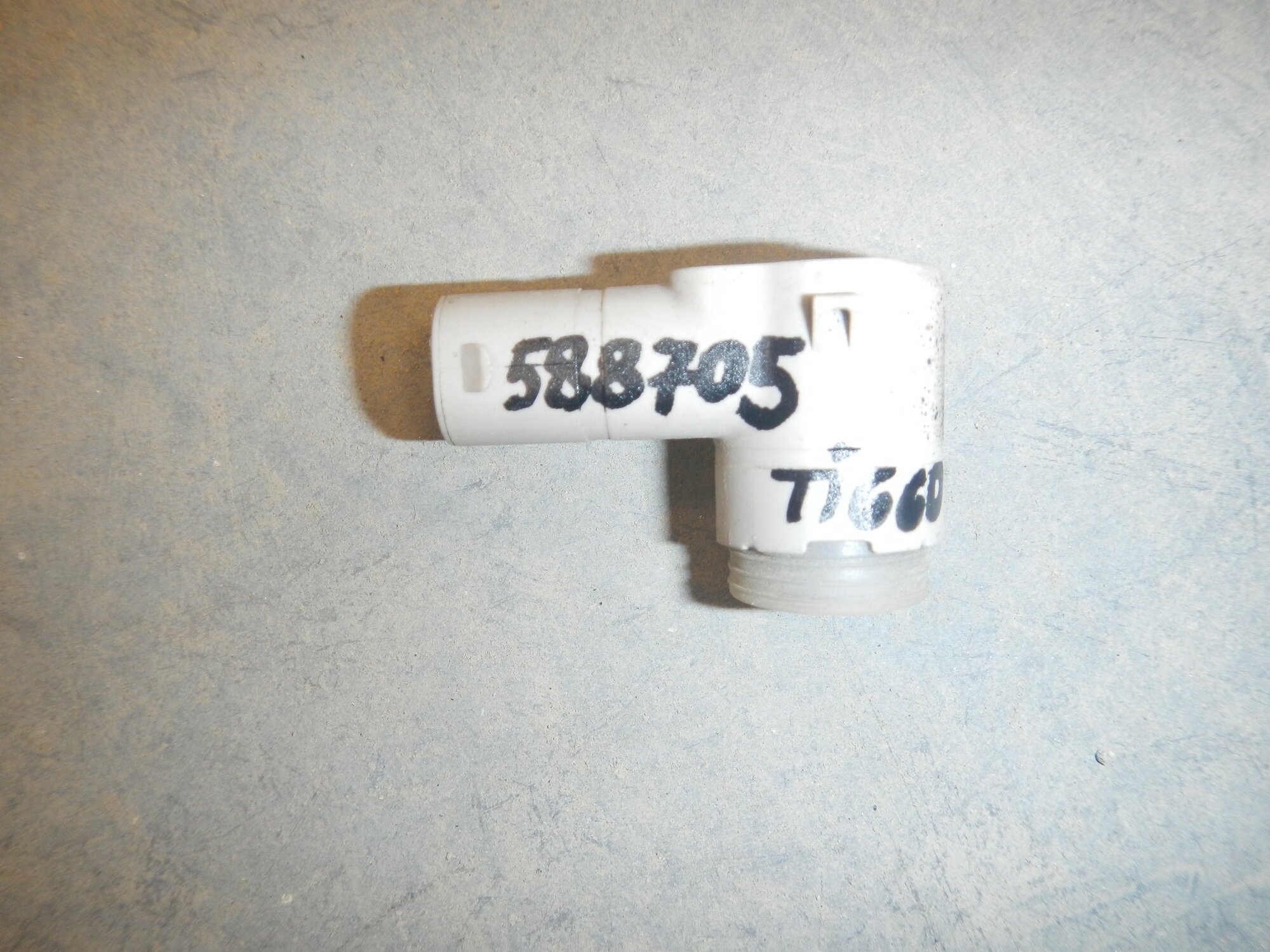 Б/У Датчик парковки, Chery (Чери)-TIGGO 4 (17-) Chery TIGGO 4 (17-) Деформация на корпусе. 588705 CHERY арт. 704000156AAACE