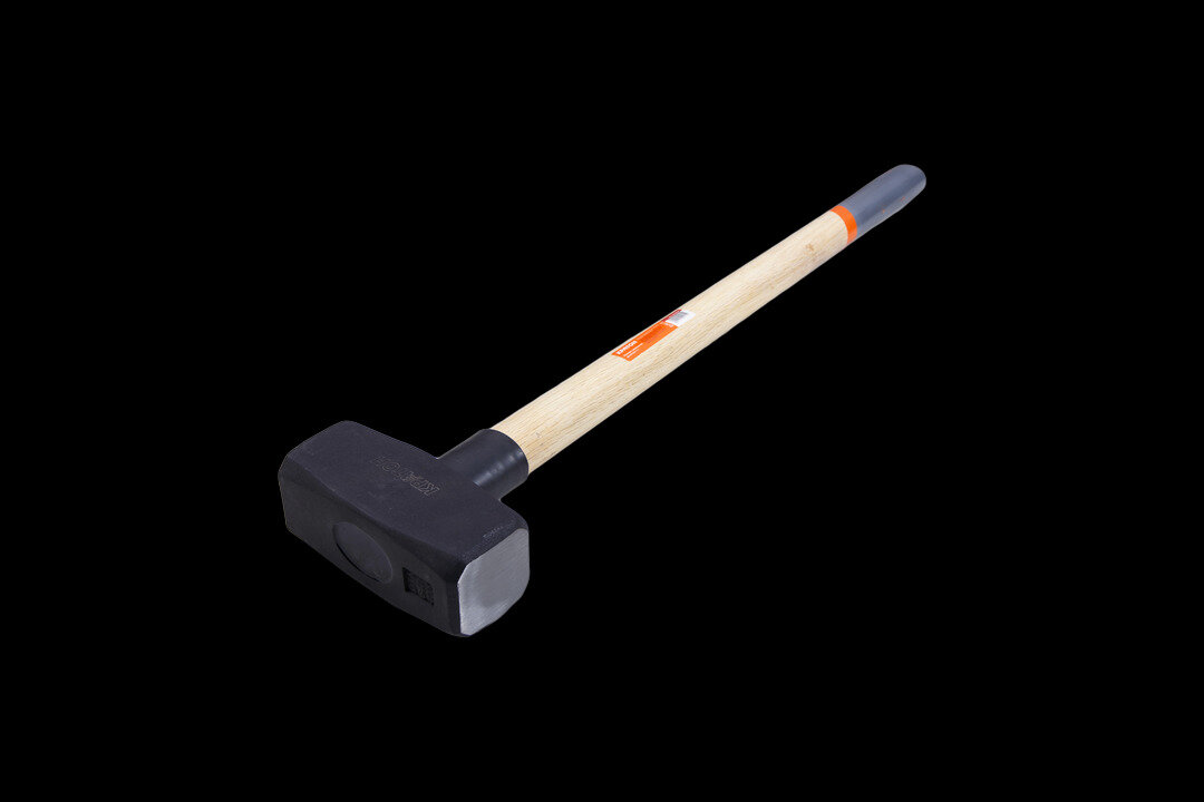 Кувалда c деревянной рукояткой Кратон 4 кг, арт. 2 15 02 015
