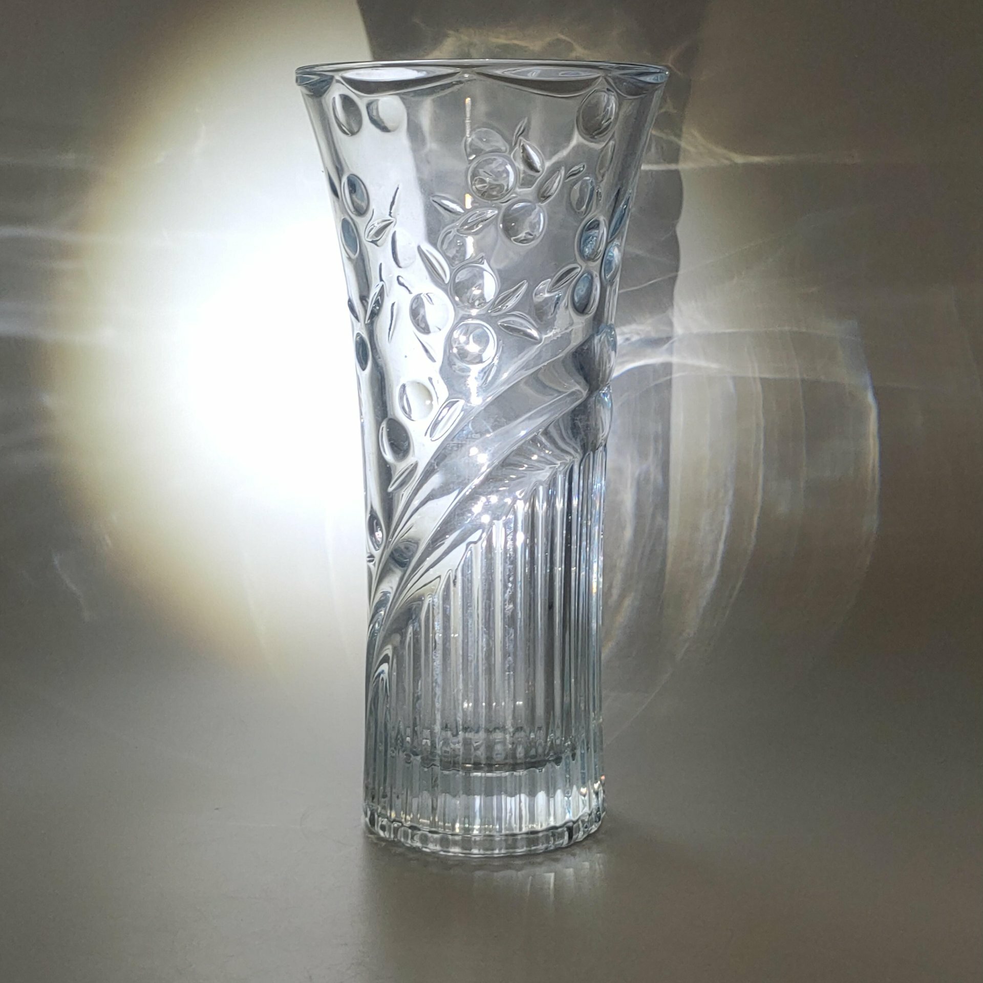 Ваза для цветов с растительным декором, стекло, Pasabahce, Турция, 2000-2020 гг.