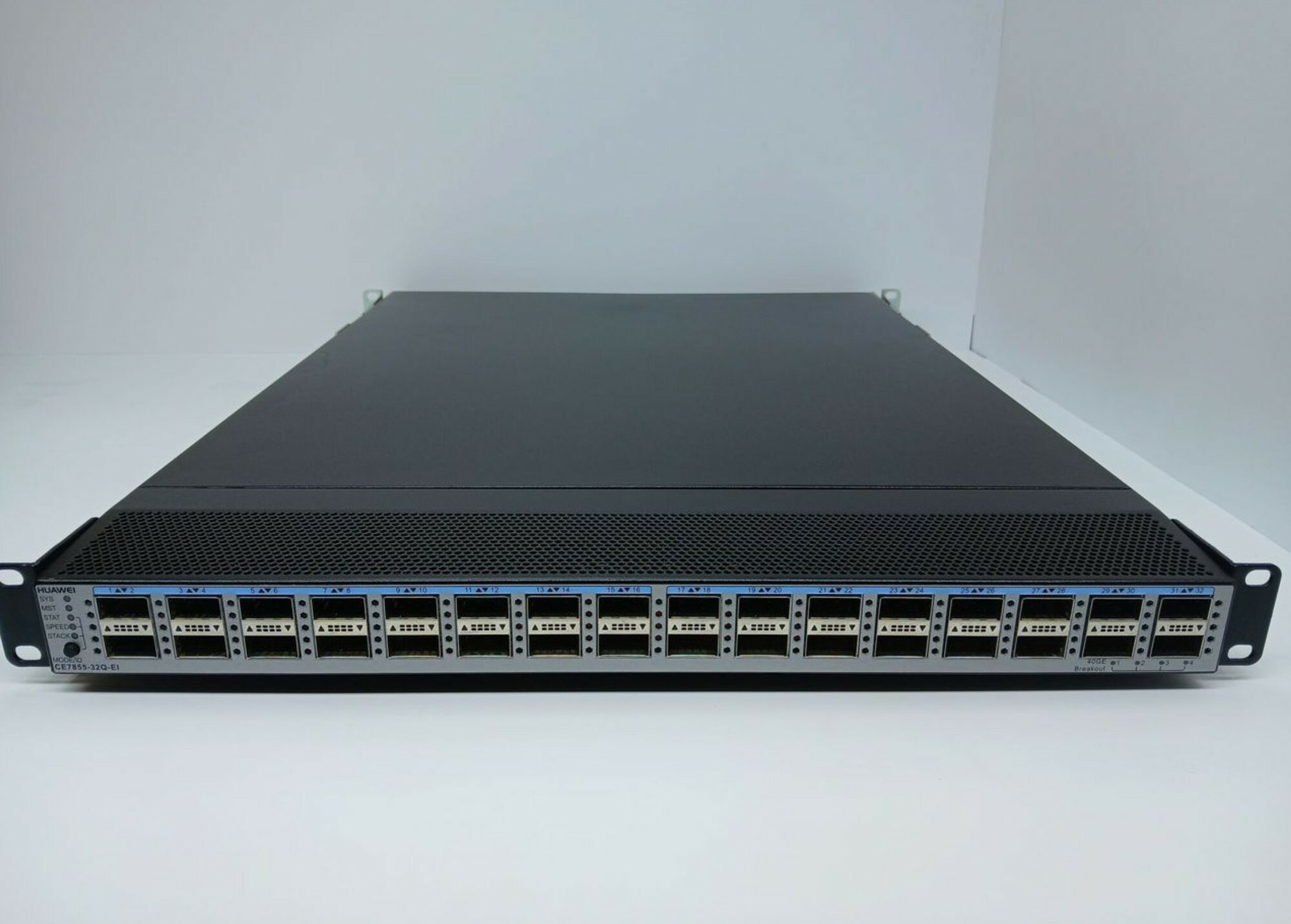 Коммутатор Huawei CE7855-32Q-EI-F