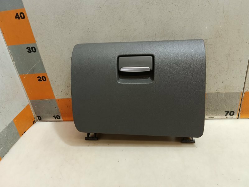 Б/У Крышка бардачка Ford Focus 2008 2 424636 FORD арт. 1492075