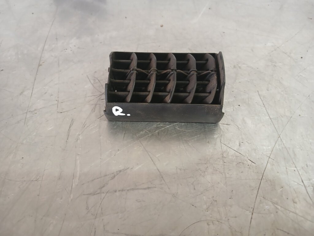 Дефлектор воздушный Audi 80 90 B3 86-91