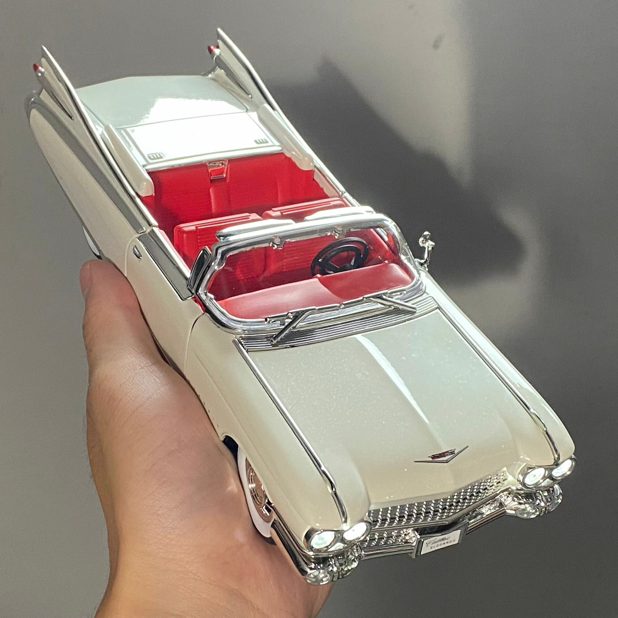 Металлический автомобильный модель 1959 Кадиллак Эльдорадо Биарриц 1 24 Модель ретро -автомобиля Cadillac Eldorado Biarritz 1959