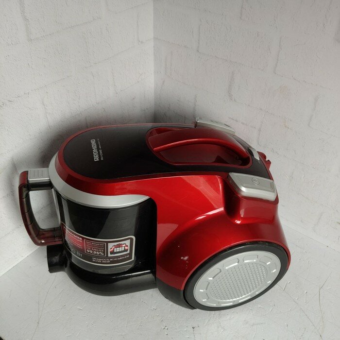 Напольный пылесос Redmond RV-C343