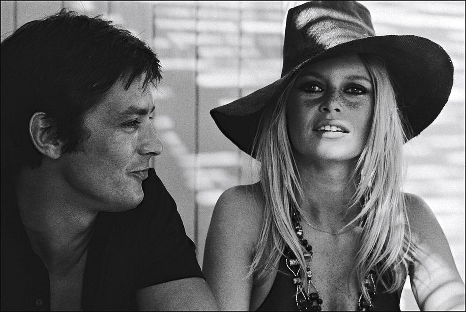 Плакат, постер Ален Делон и Брижит Бардо на бумаге, размер 21х30см