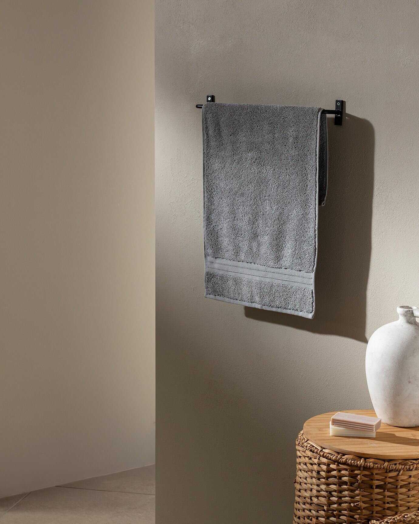 Полотенце для рук, лица, махровое. Состав: 100% Хлопок. Размер:40X76CM. Цвет: Серый/MERLINE