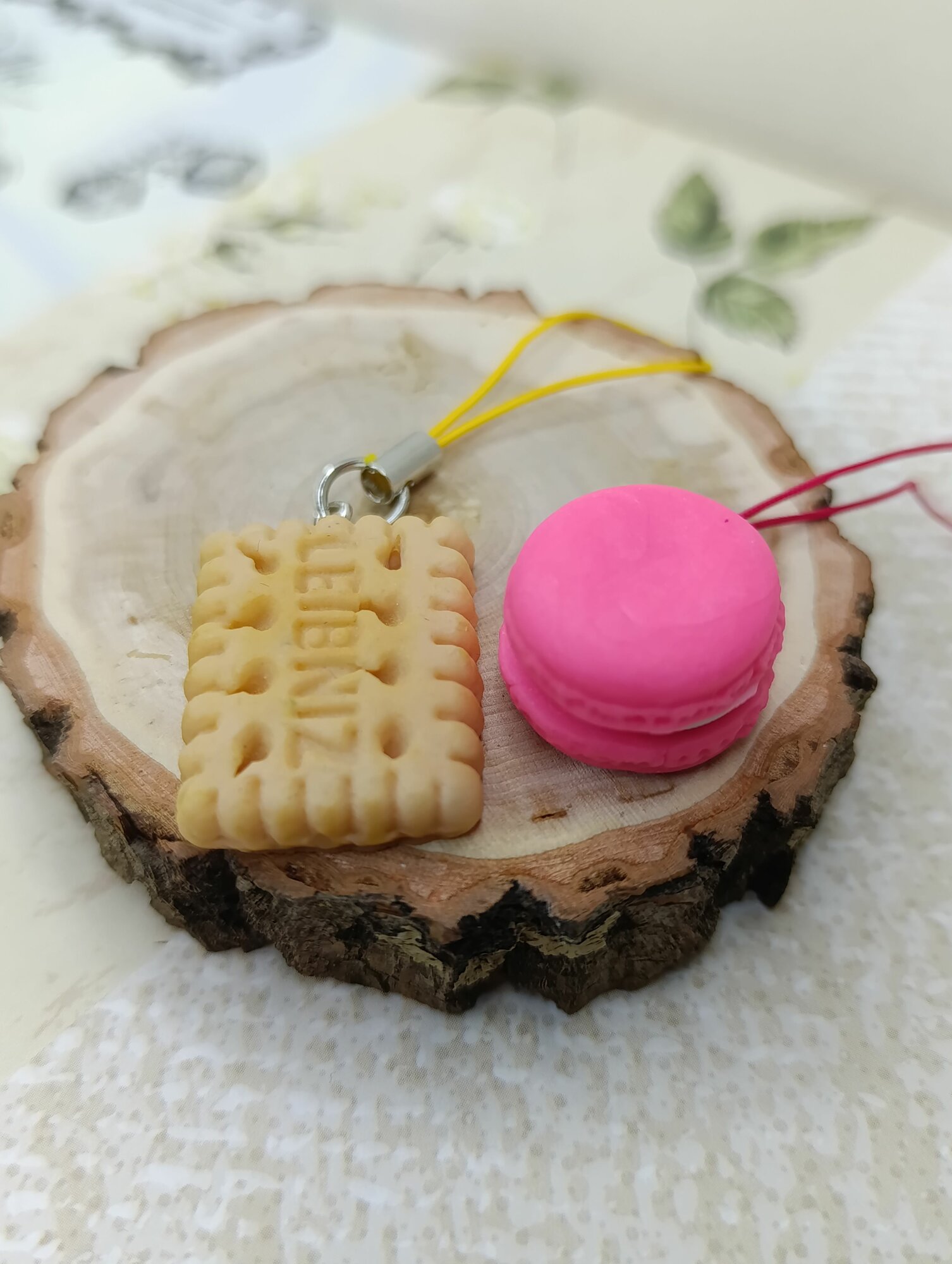 Подвески на телефон/флешку, ручная работа