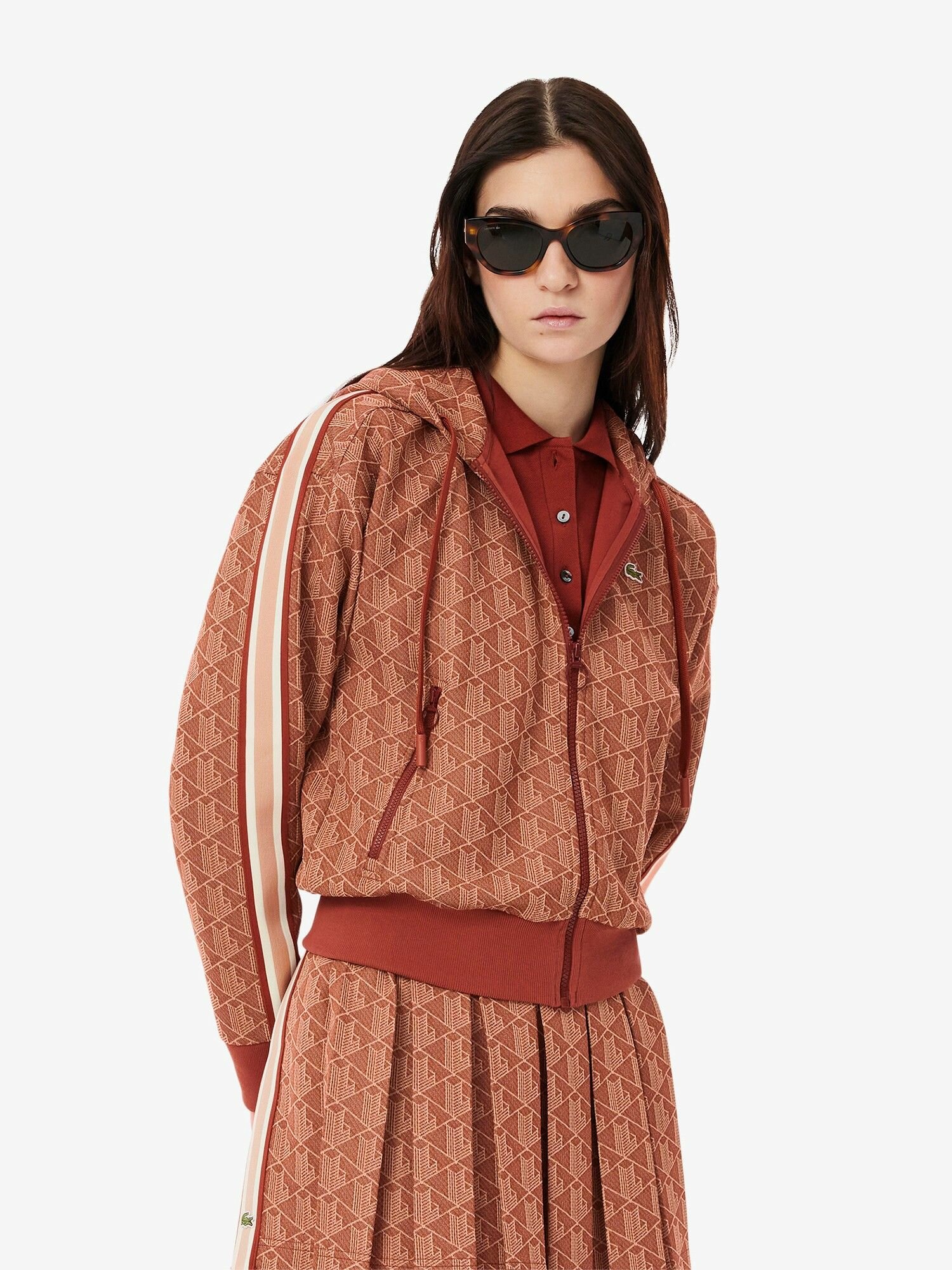 Толстовка спортивная