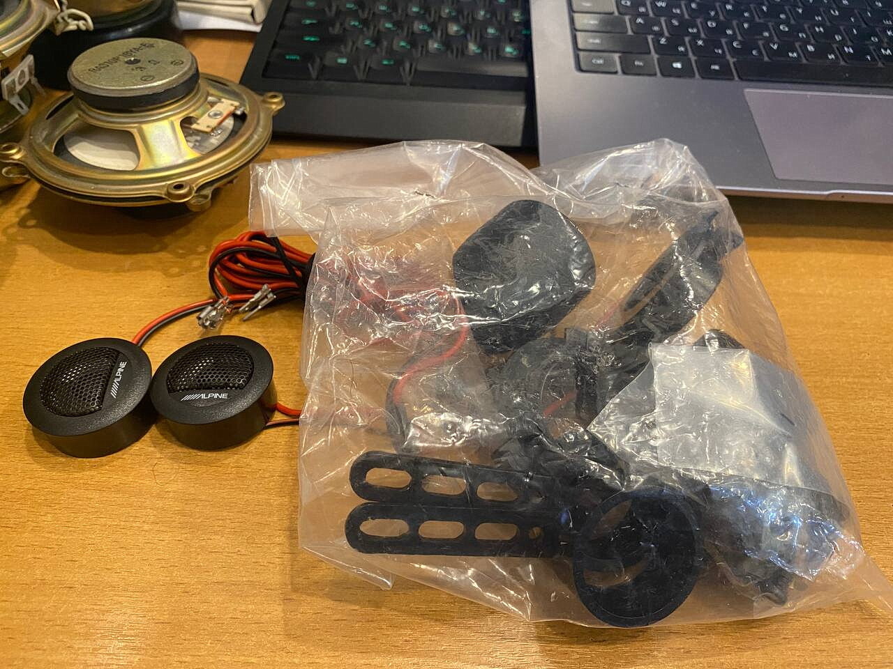 Динамики Alpine для BMW (пара)