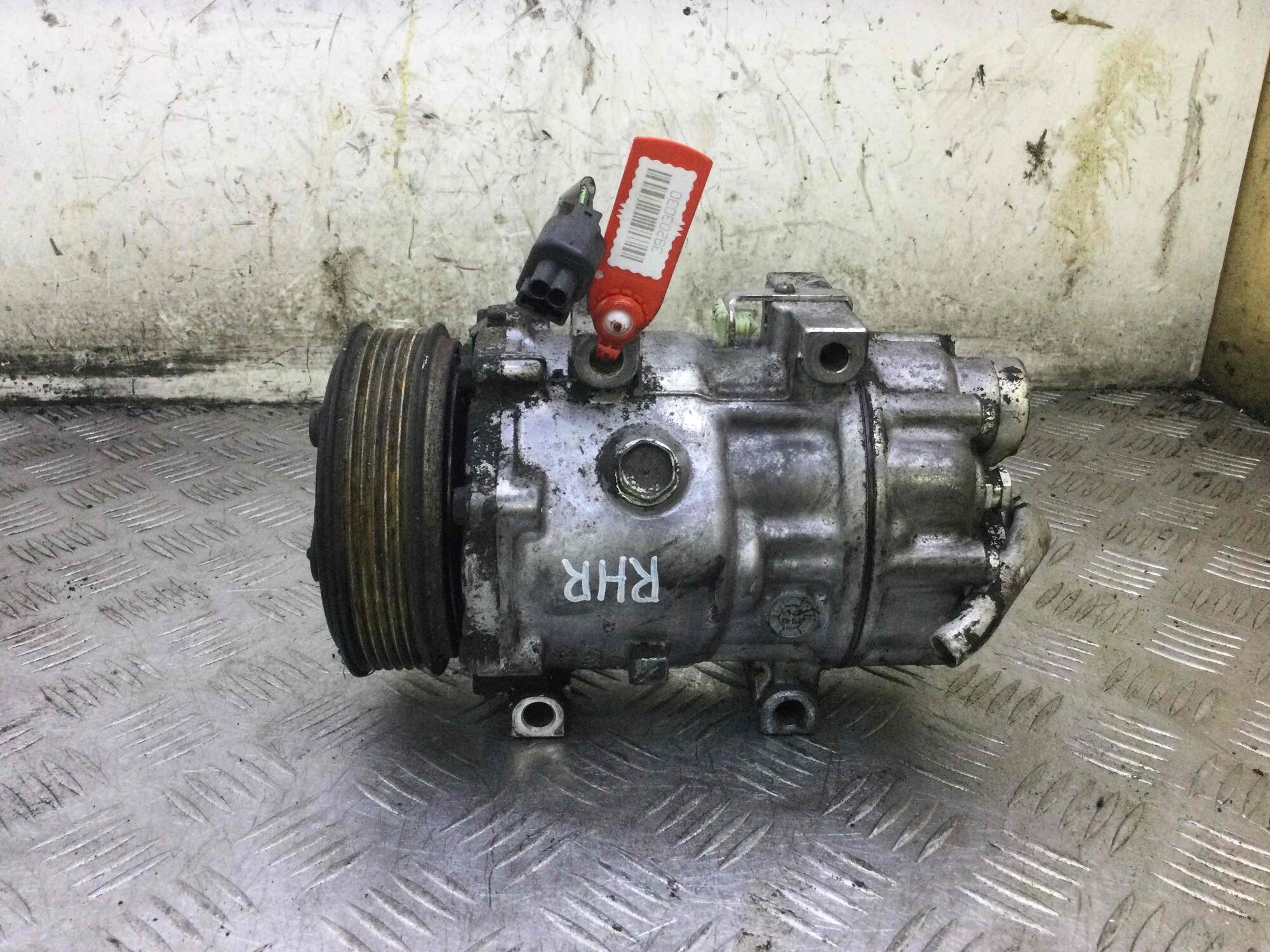 Б/У Компрессор кондиционера Ford Focus 2 поколение (2005-2008) 2004 г.