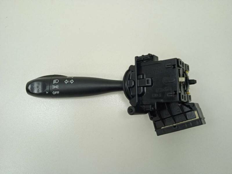 Переключатель поворотов подрулевой Kia Rio 2 JB 2005-2011 кат.номер: 934101G000