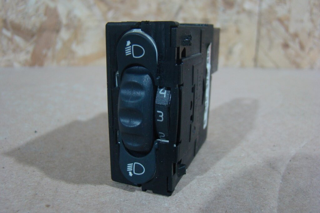 Renault Symbol 2 Кнопка корректора фар 7700841235