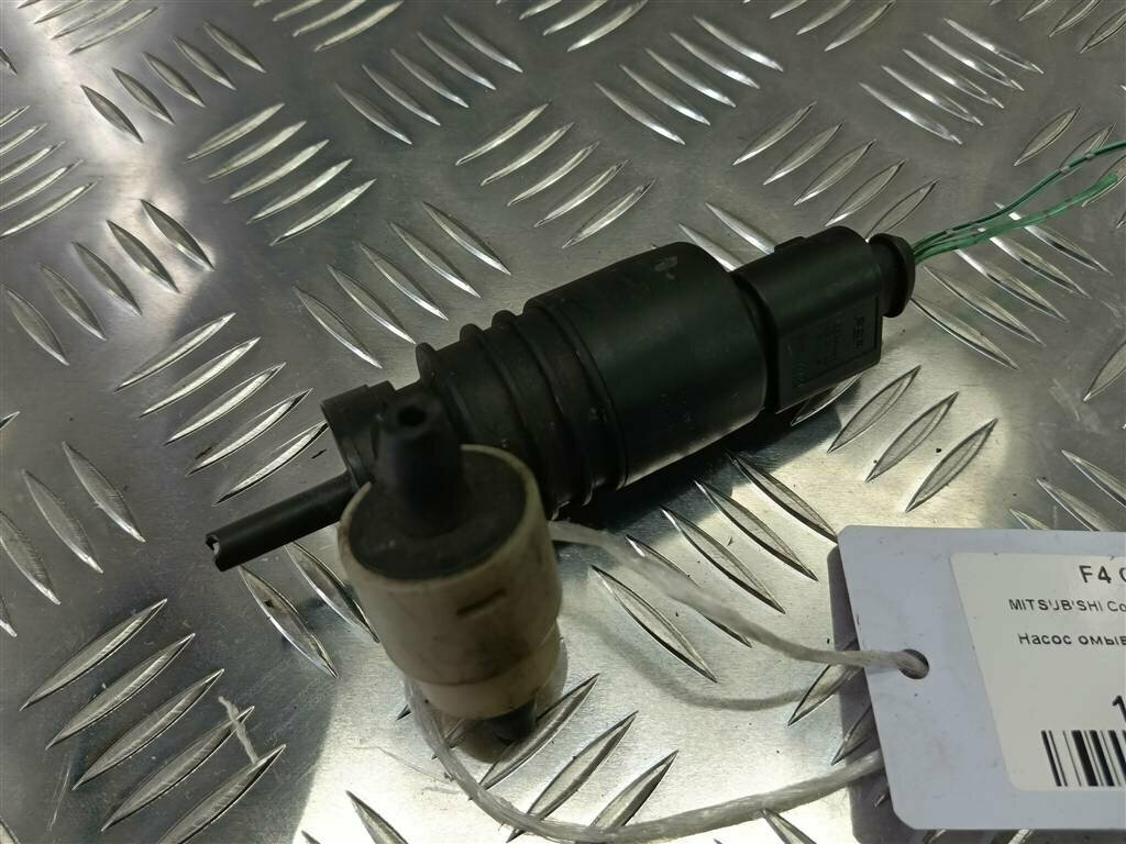 Насос омывателя (Моторчик) Б/У для MITSUBISHI COLT Z30 (2002—2012) 8260A021