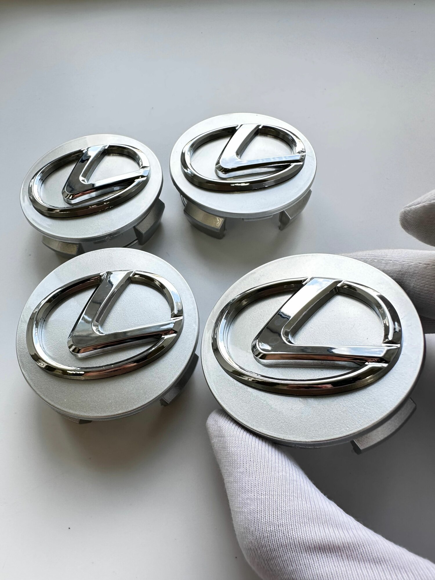 Колпачки Lexus 62 мм заглушки ступицы на литые диски на авто