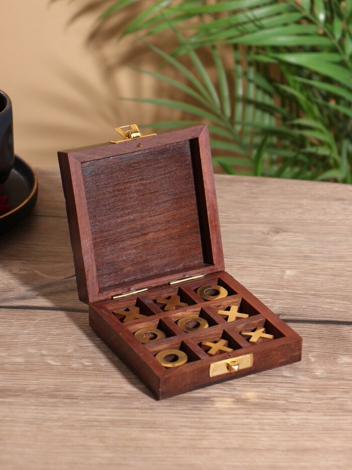 Настольная игра Крестики-нолики, 10×10 см, дерево шишам, латунь