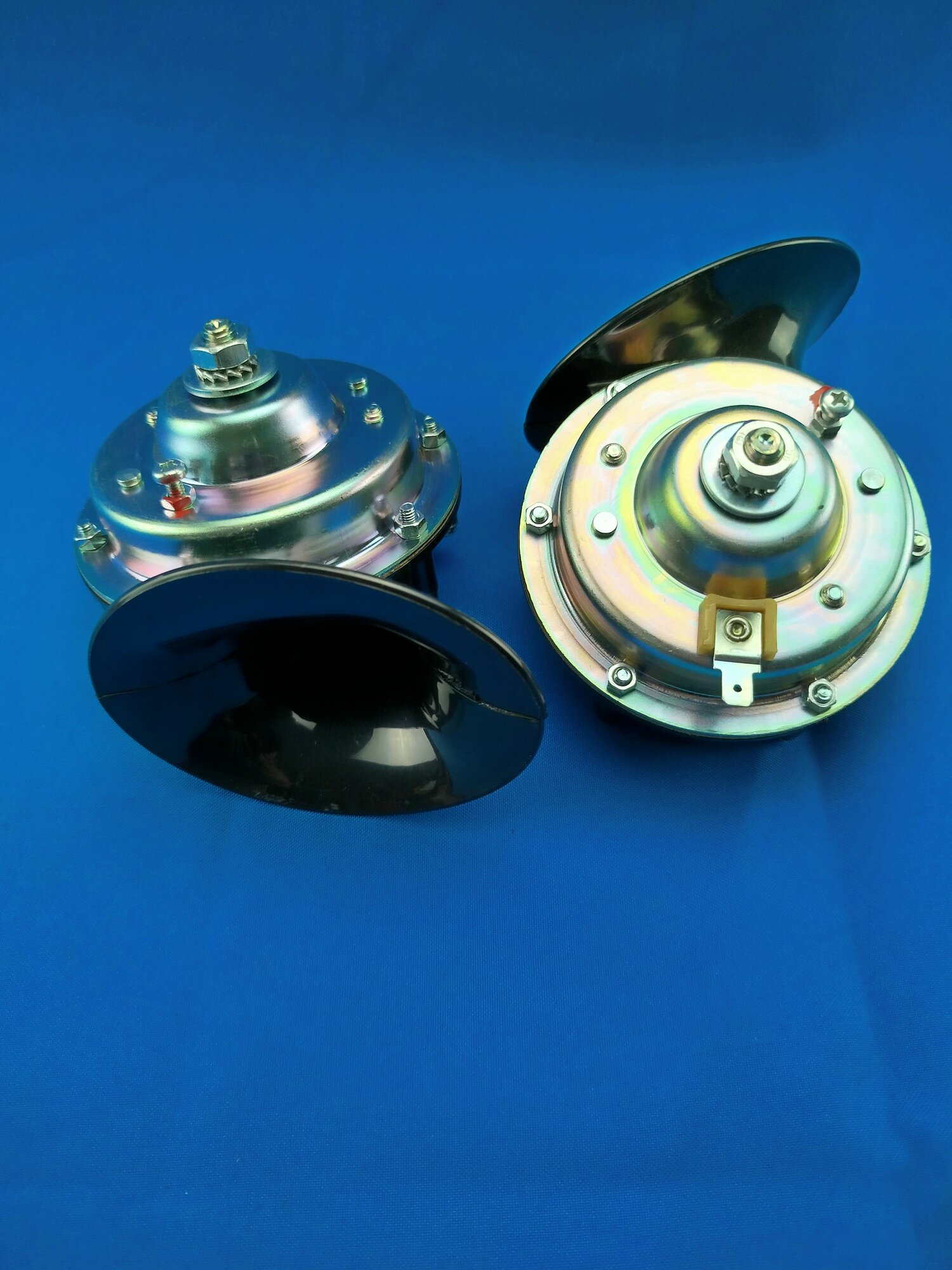 Сигнал звуковой "HOFER" для а/м КамАЗ 24В низкий и высокий тон (к-т 2шт)