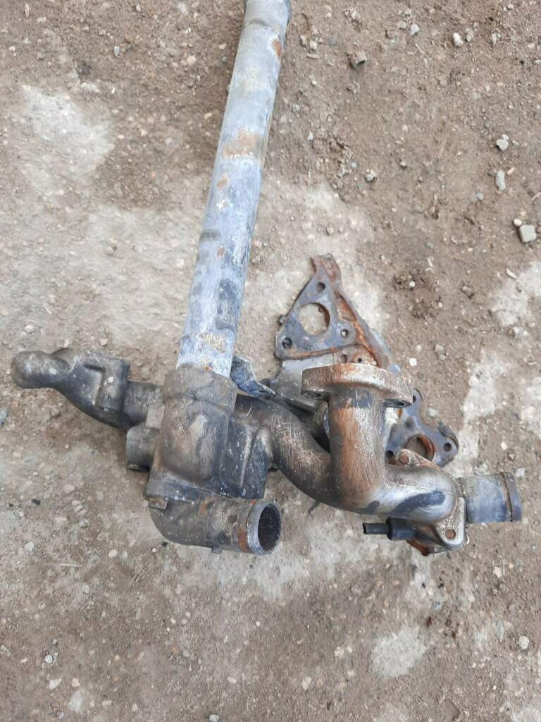 Корпус термостата Chrysler Stratus 1999