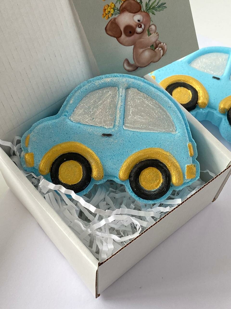 Бомбочка для ванны YOULA "Машинка", с шиммером, аромат папайя, 180 г