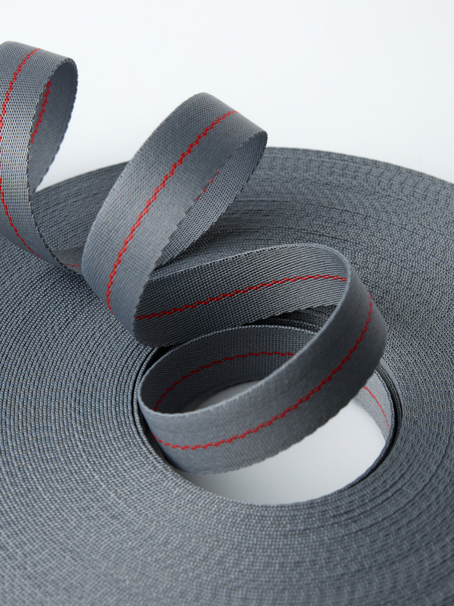 Стропа брезентовая лента ременная плетеная ширина 25 мм, цвет серый с красной полосой длина 5 м