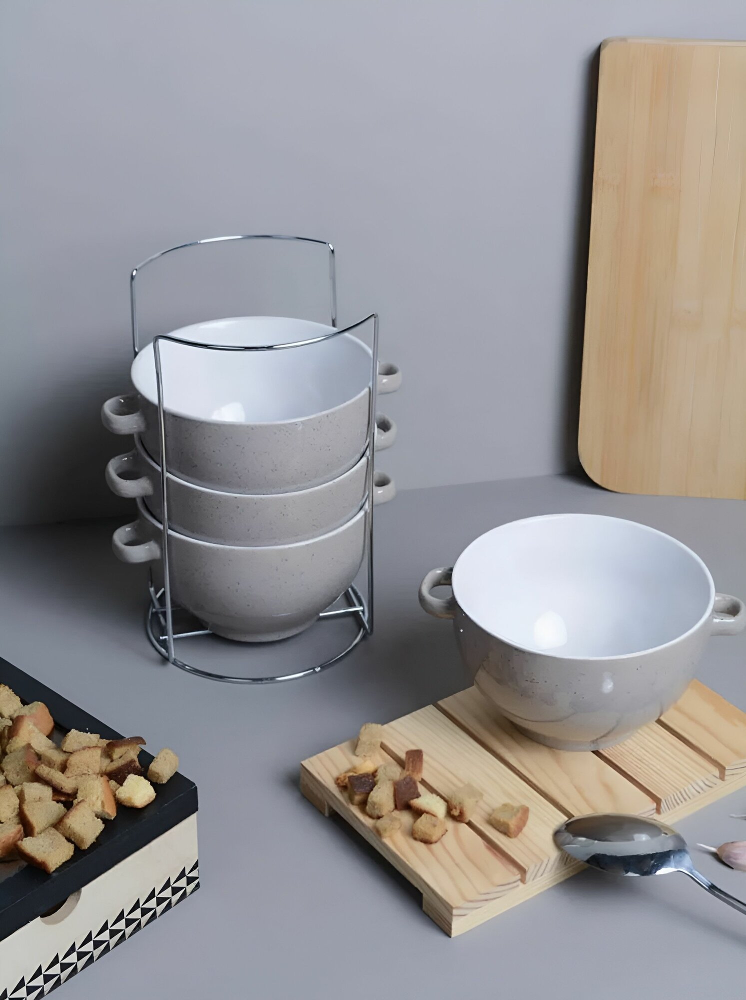 Набор глубоких тарелок, супниц на подставке из нержавеющей стали, 4 предмета