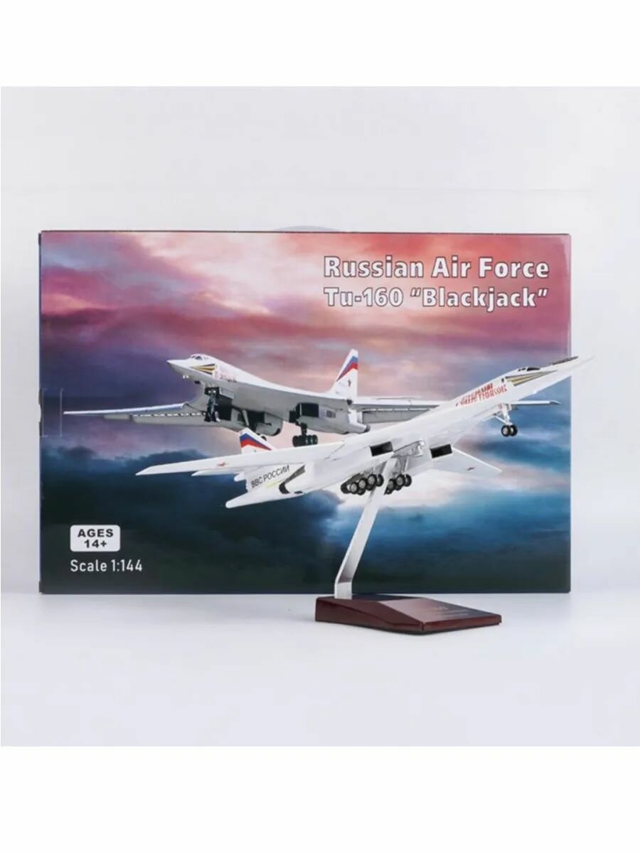Коллекционная модель самолета Ту-160