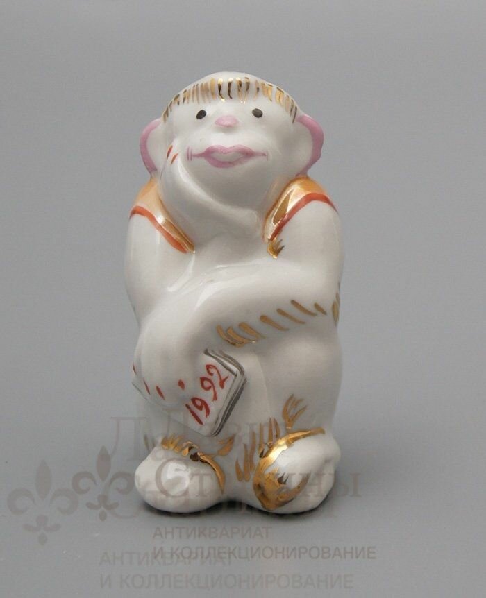 Статуэтка Мартышка с книжкой , скульптор Соркина Г. И, фарфор Дулево, 1992 г.
