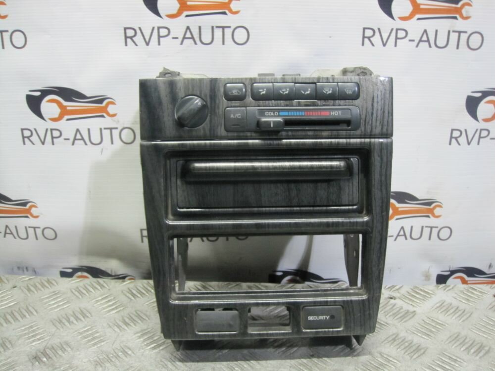 Центральная консоль Nissan Maxima A32 2.0 123123