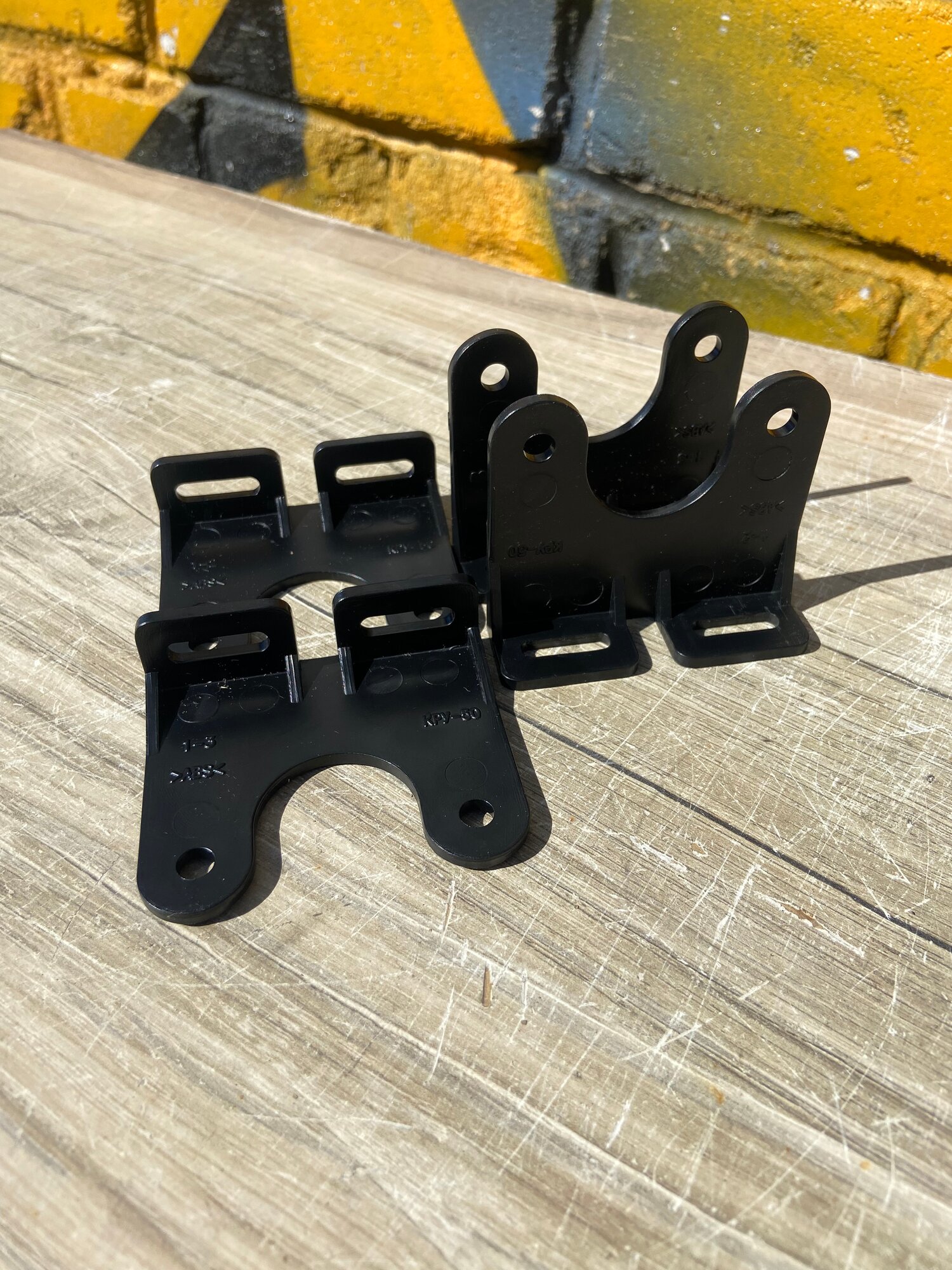 Крепление бокового габарита к платформе, 4 штуки, для грузовых автомобилей