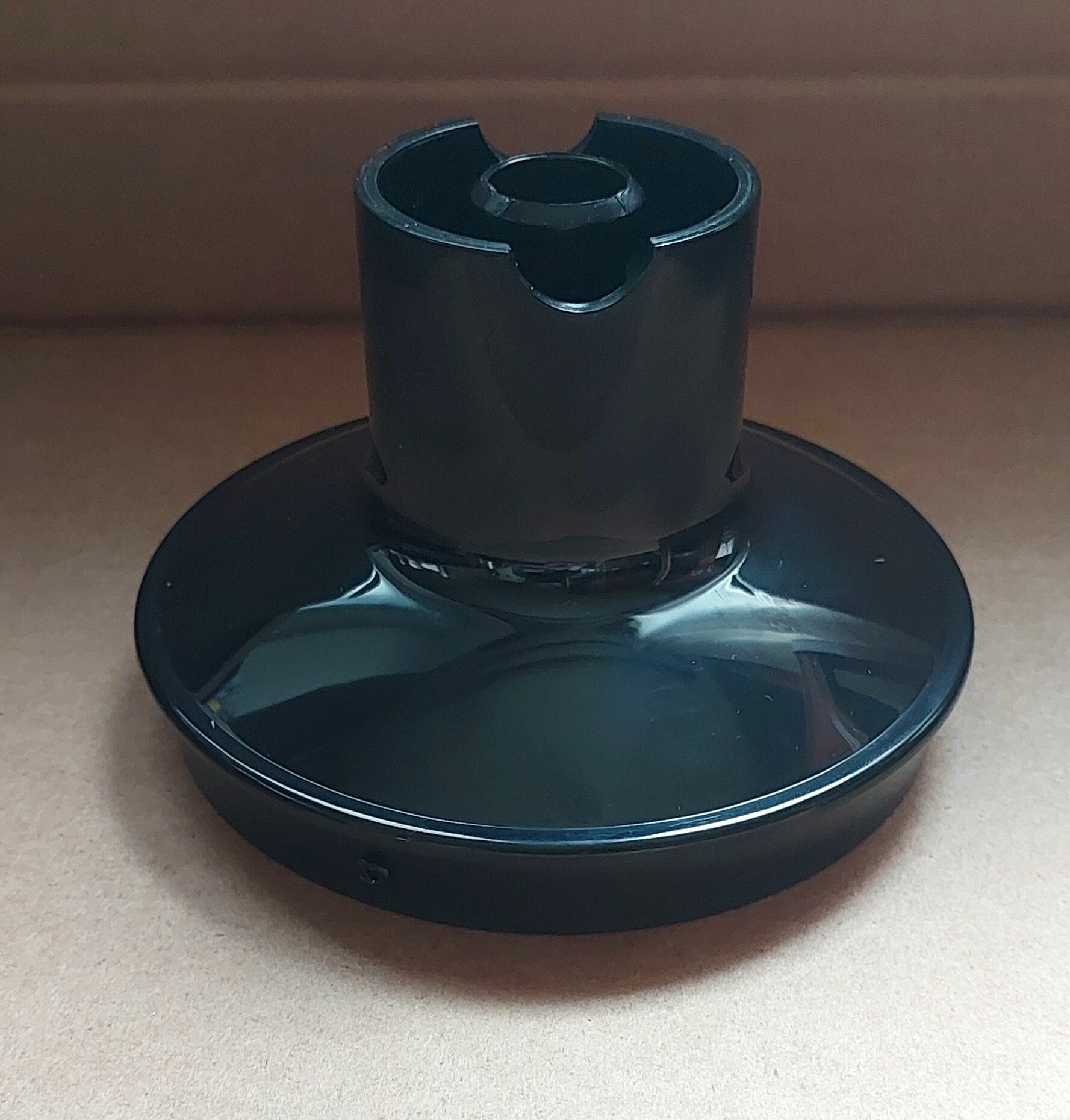 Polaris PHB 1637AL CUBE. Крышка с редуктором в чашу измельчителя 500мл.