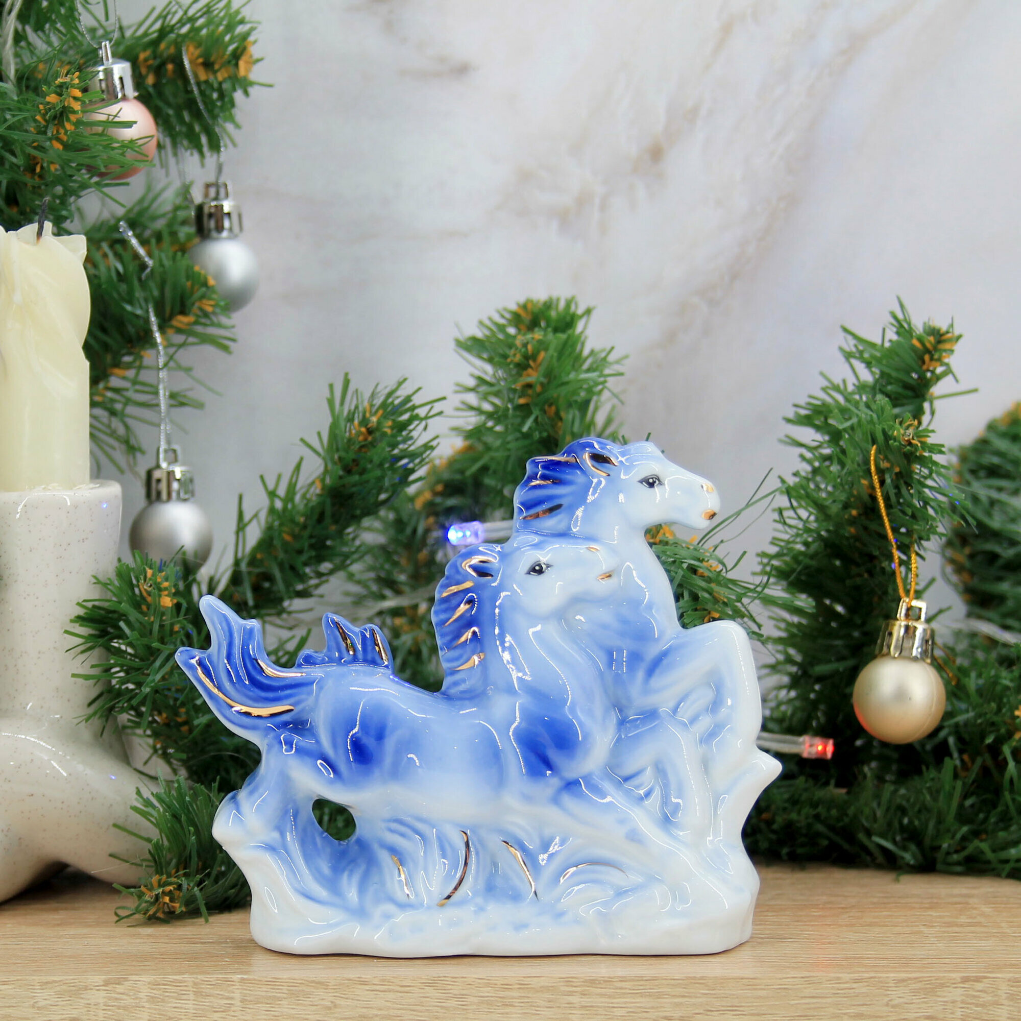 Интерьерная статуэтка Пара лошадей , 10 см , фарфор , цвет белый / голубой