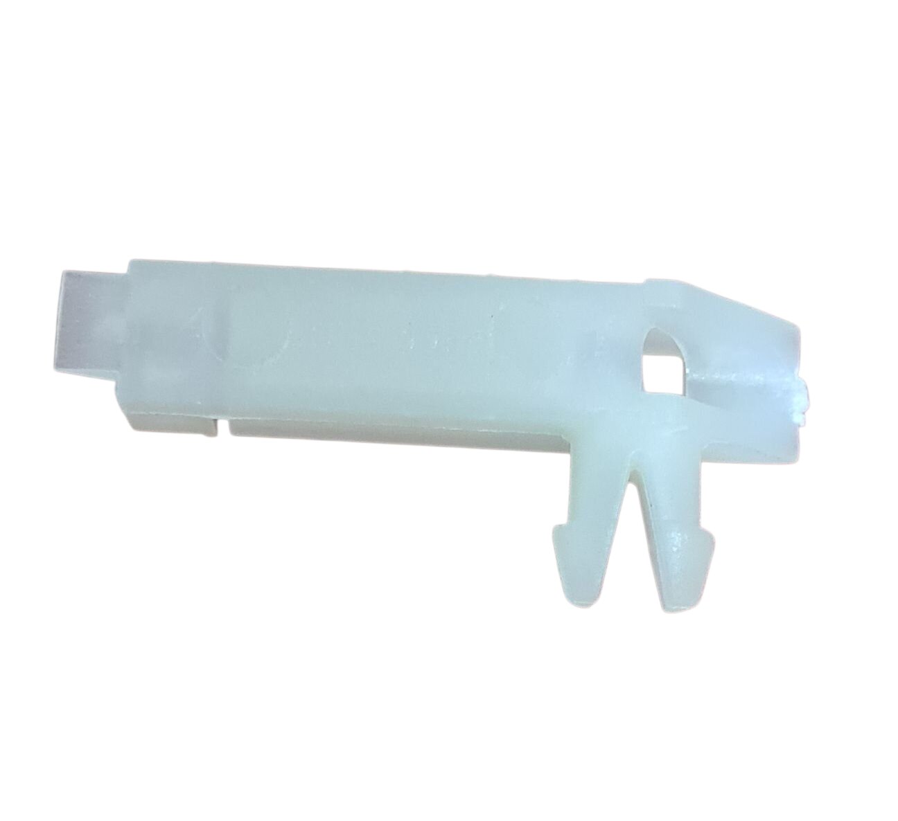 Скоба крепления тяги замка внутренней ручки двери Лада 2110,2170,1118,2190,2123 "правая"