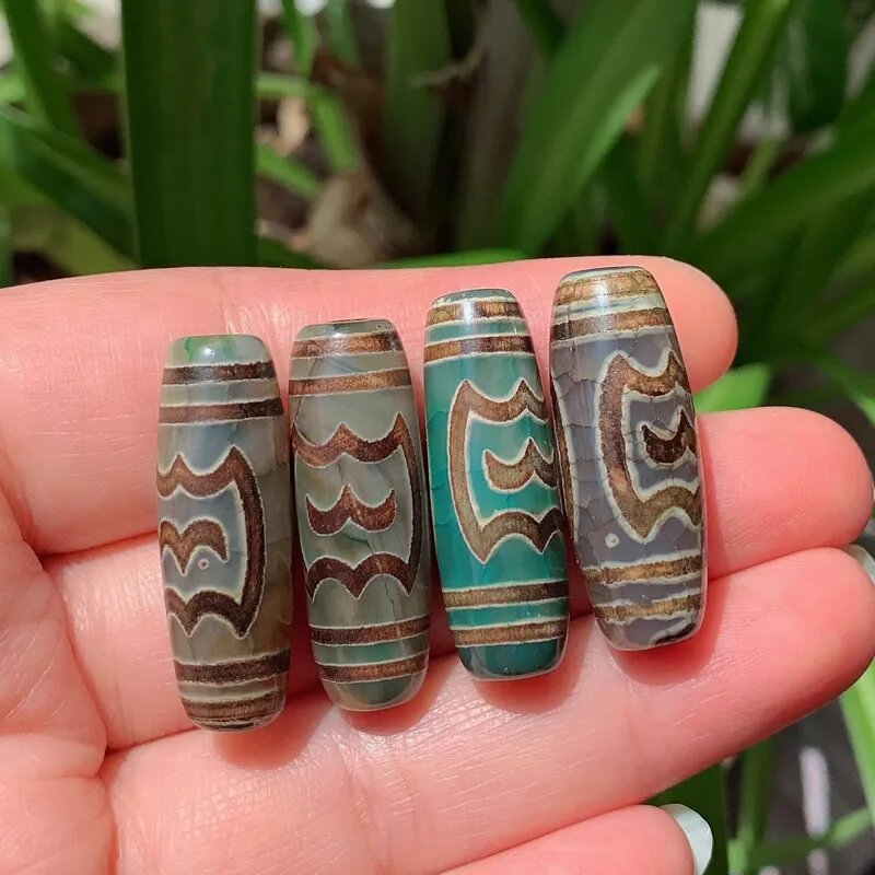 Бусины из натурального тибетского агата дзи, серо-зелёные Aura Myria