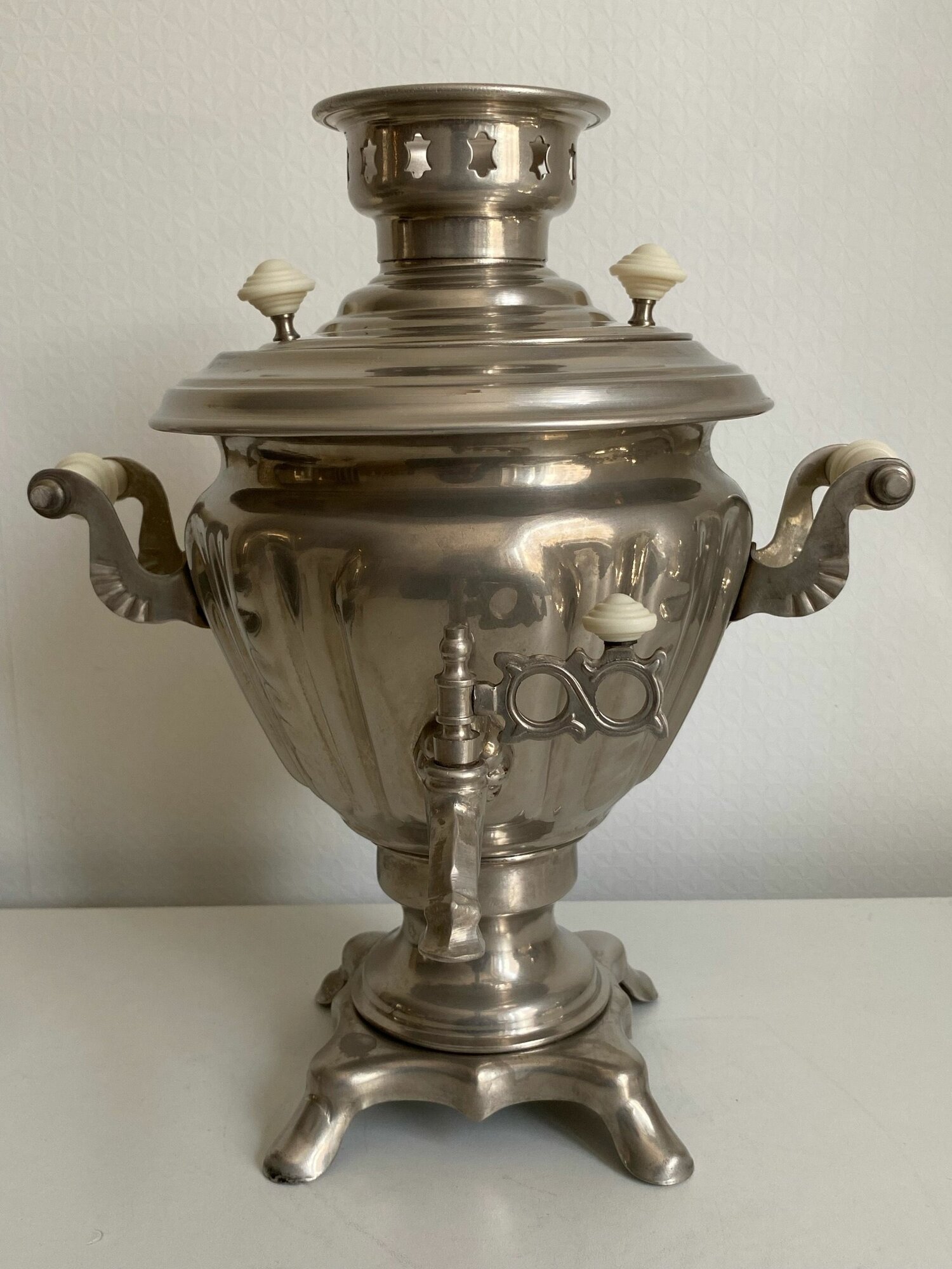 Самовар электрический "Желудь". 2 литра. ЗШВ. Тула. 1973 год. Латунь, никель. СССР.