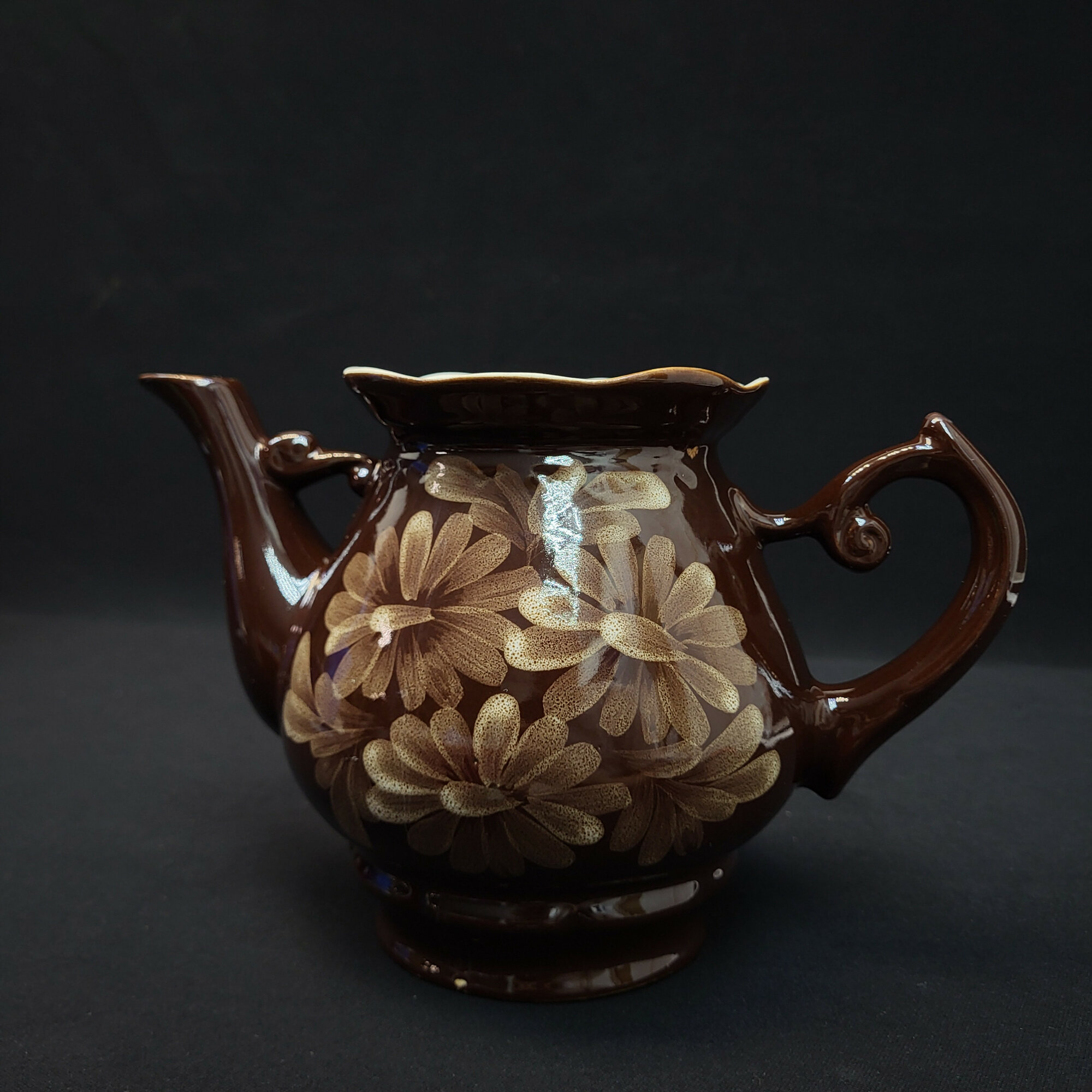 Винтажный заварочный чайник СССР. Керамический коричневый с цветочным рисунком для сервировки