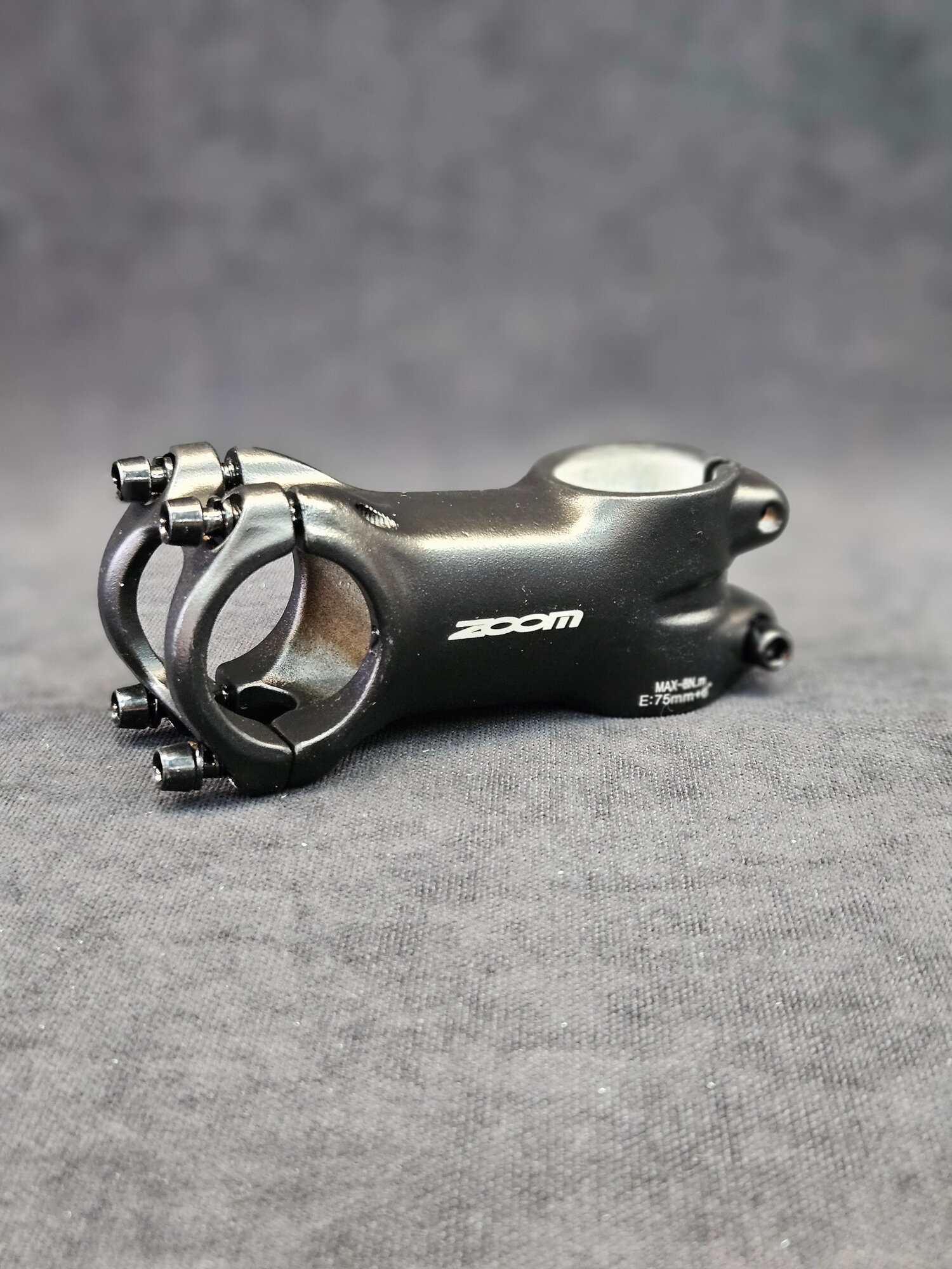 Вынос руля Zoom TDS-C301-8FOV, D 31,8 мм, L 75 мм, S 1,125", угол +6" градусов, черный