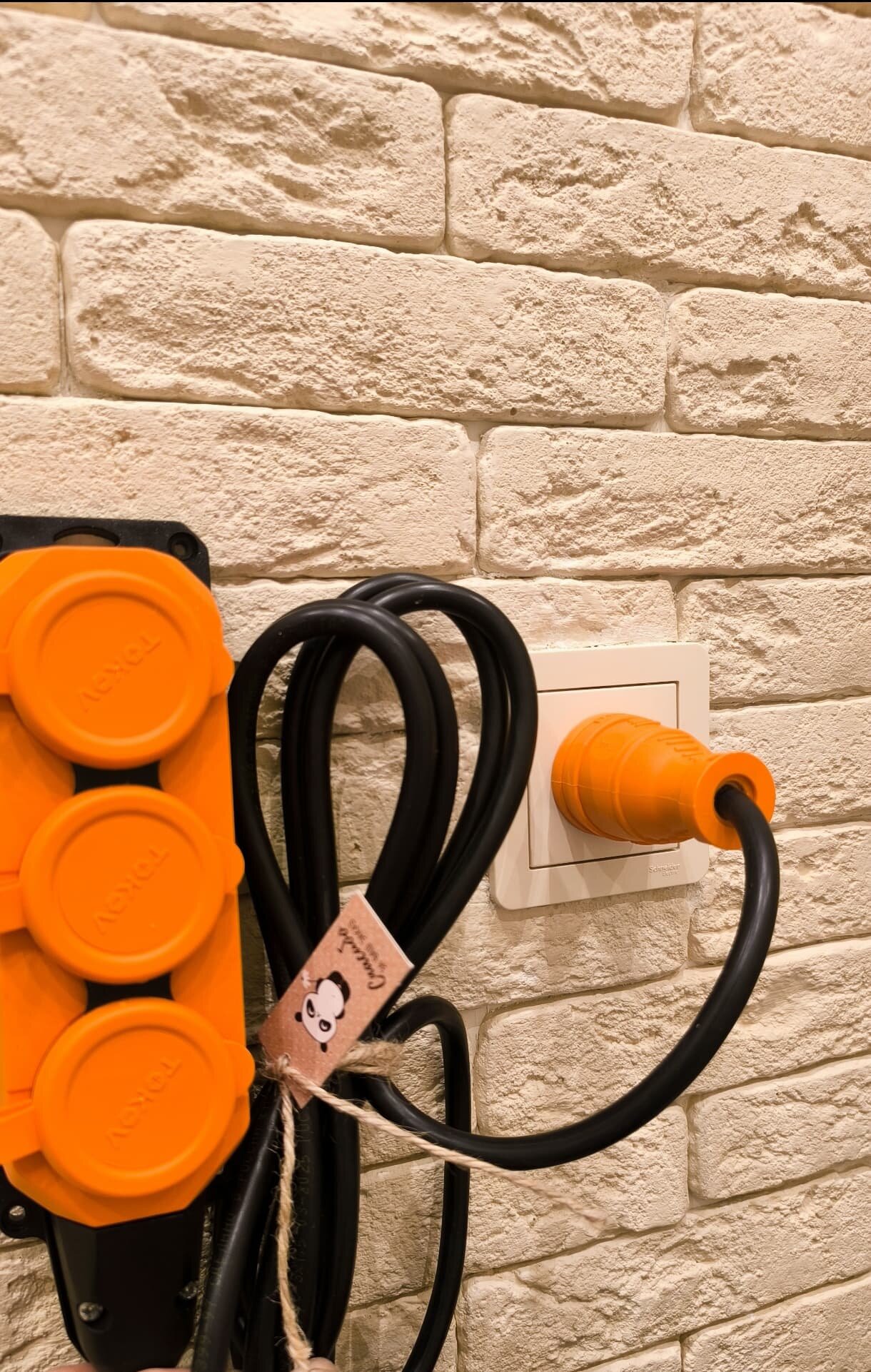 Удлинитель IP 44 влагозащищенный, с вилкой каучук , 3 розетки 3 метра с заземлением 3на1,5 ПВС Гост