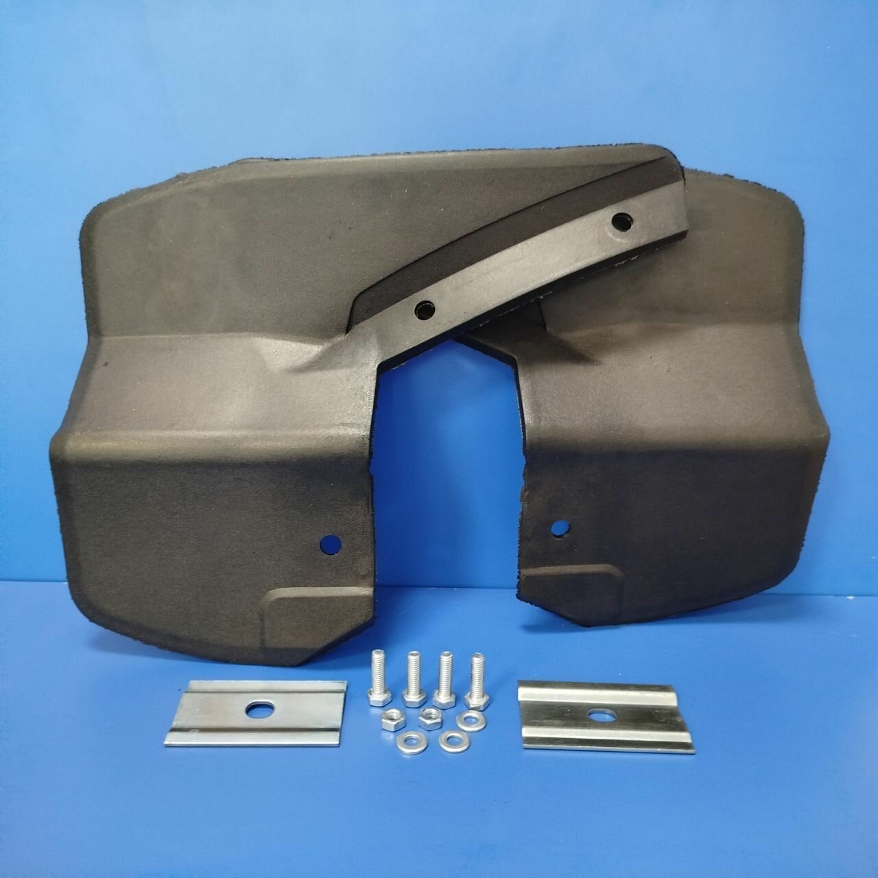 Брызговики передние "БРТ" для автомобилей ВАЗ 2114-15 в упаковке