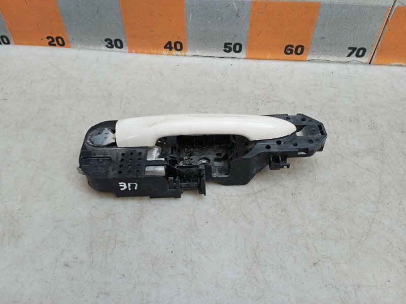 Б/У ручка двери внешняя Ручка двери наружная Renault Fluence 2013 Задн. Прав. 390352 RENAULT арт. 806060042R