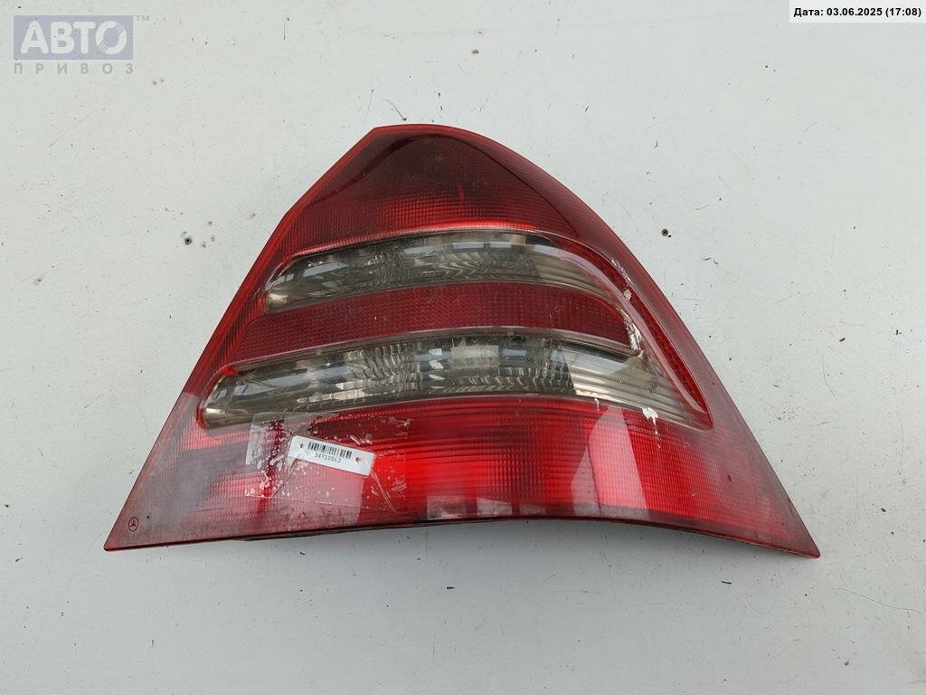 Фонарь задний правый Mercedes C-Class W203 (2000-2006)